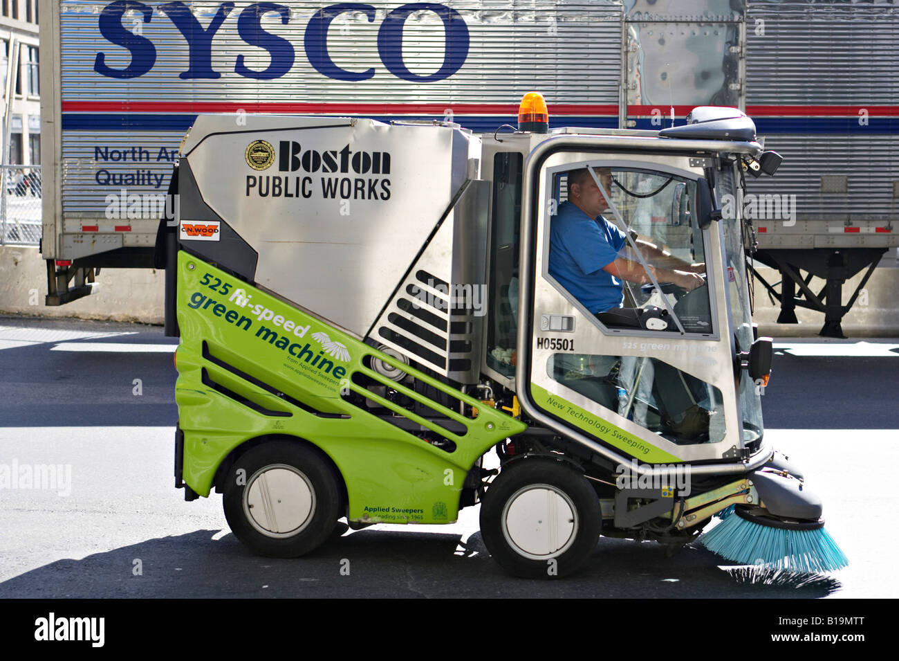 Street sweeper man hi-res stock photography and images - Alamy