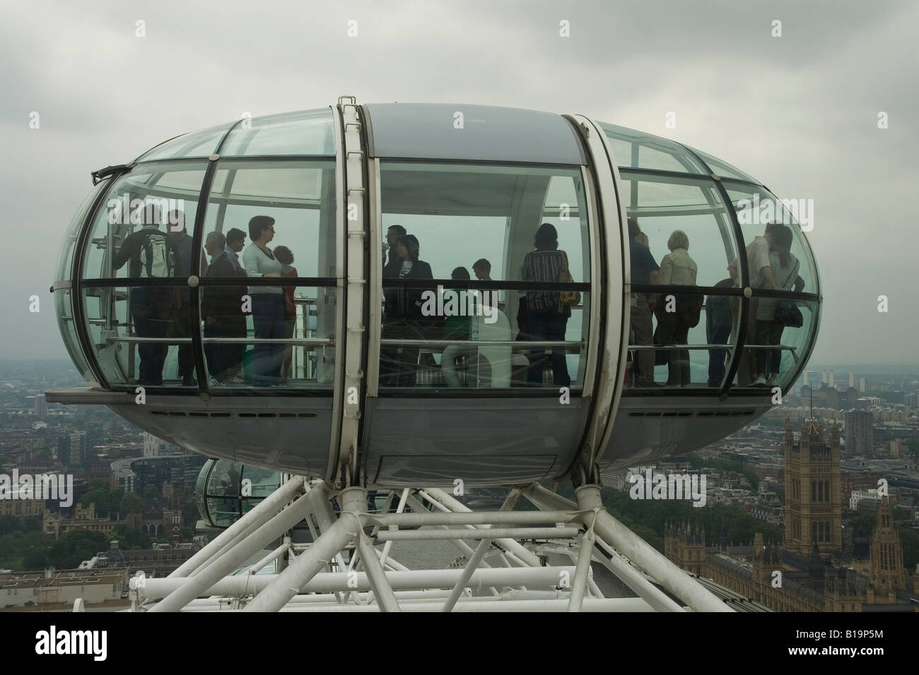Tourists in London Eye Pod Stock Photo - Alamy