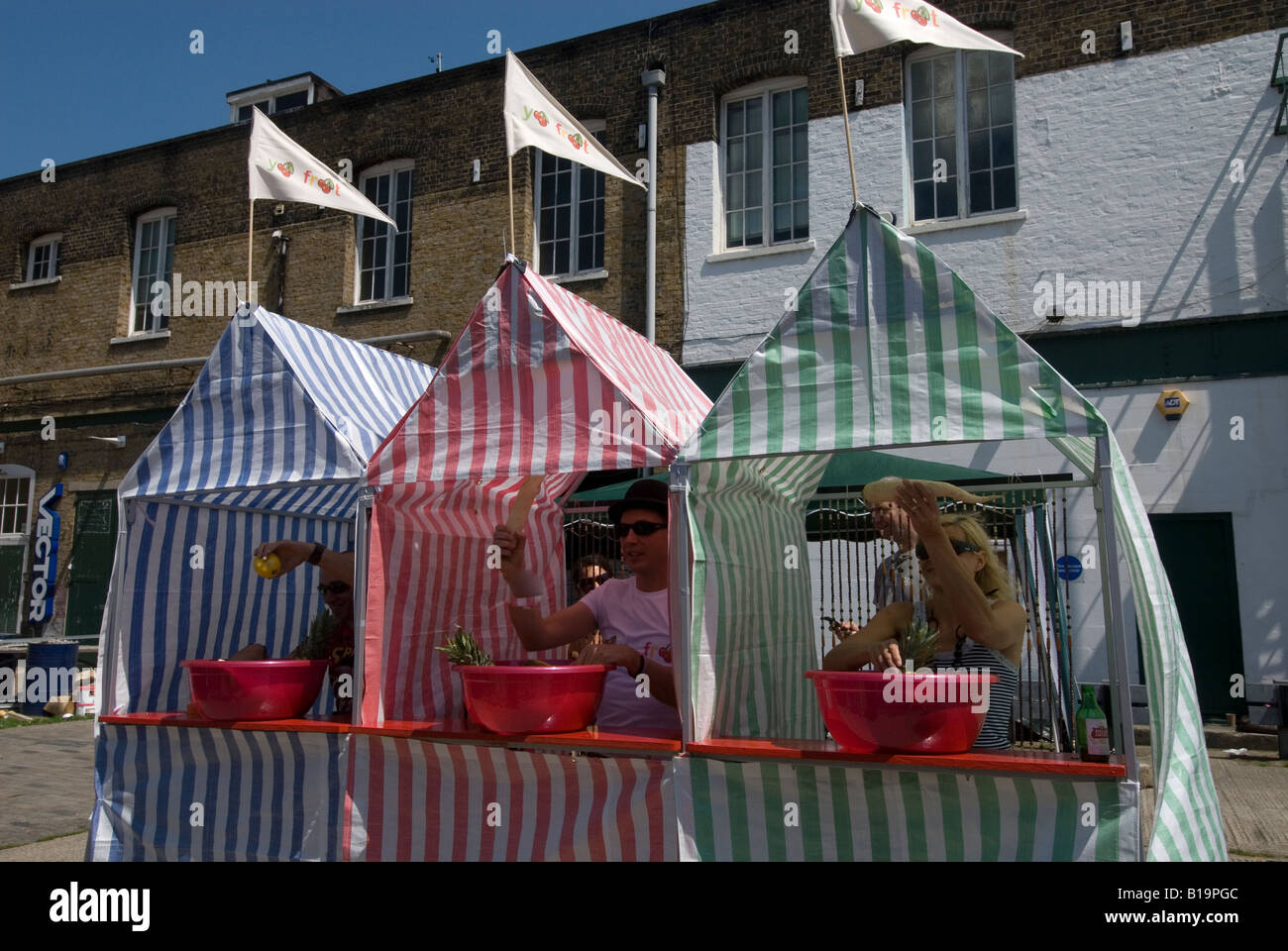Car boot stalls hi-res stock photography and images - Alamy