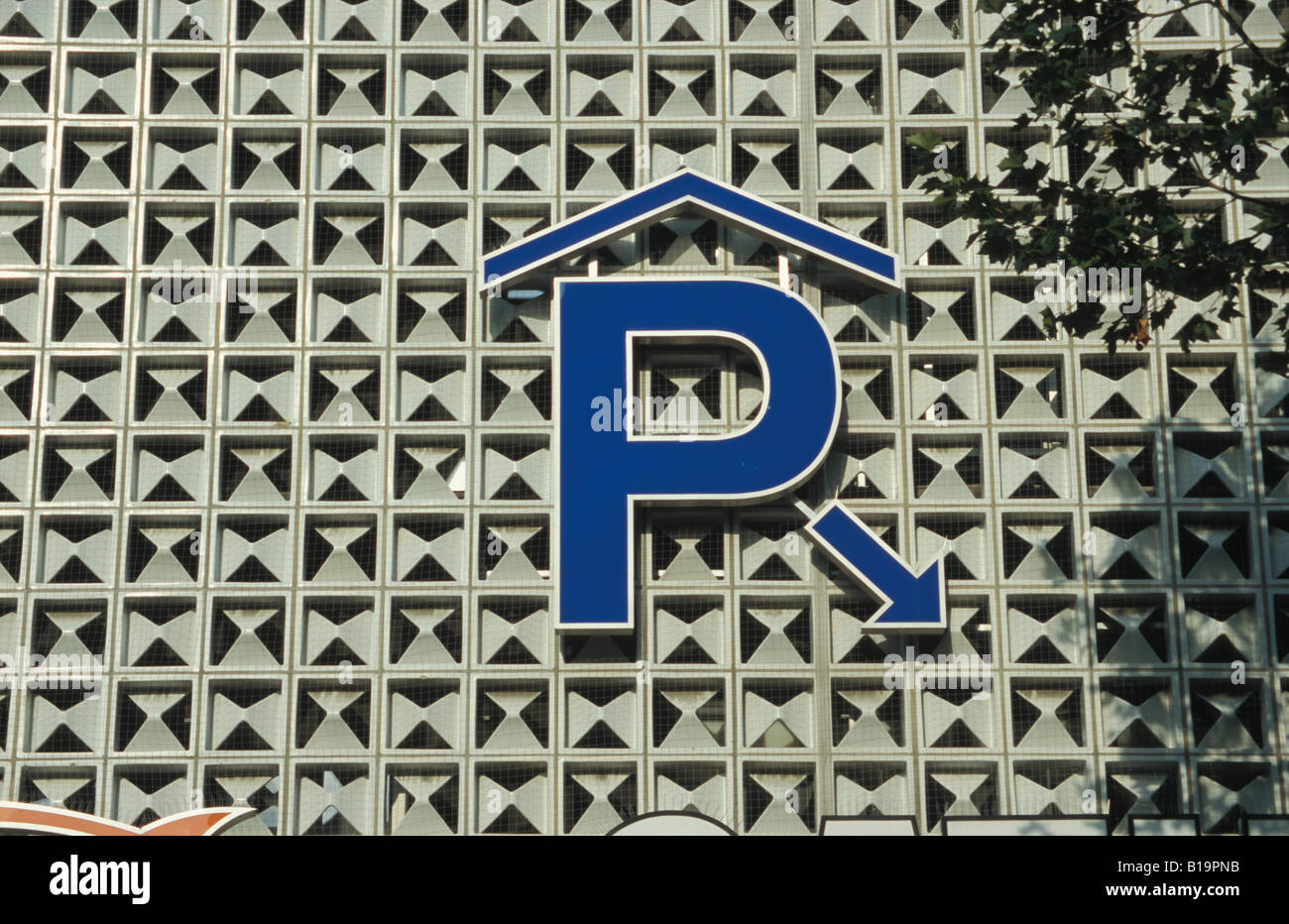 Parking house sign in city centre of Hamburg, Germany Stock Photo - Alamy