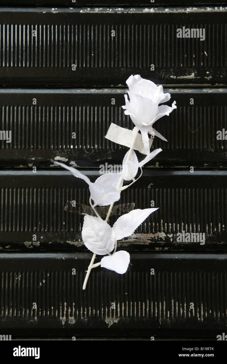 Stuck shutter hi-res stock photography and images - Alamy