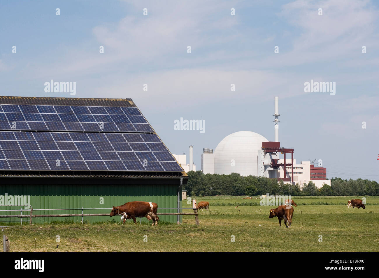 Solar plants hi-res stock photography and images - Alamy