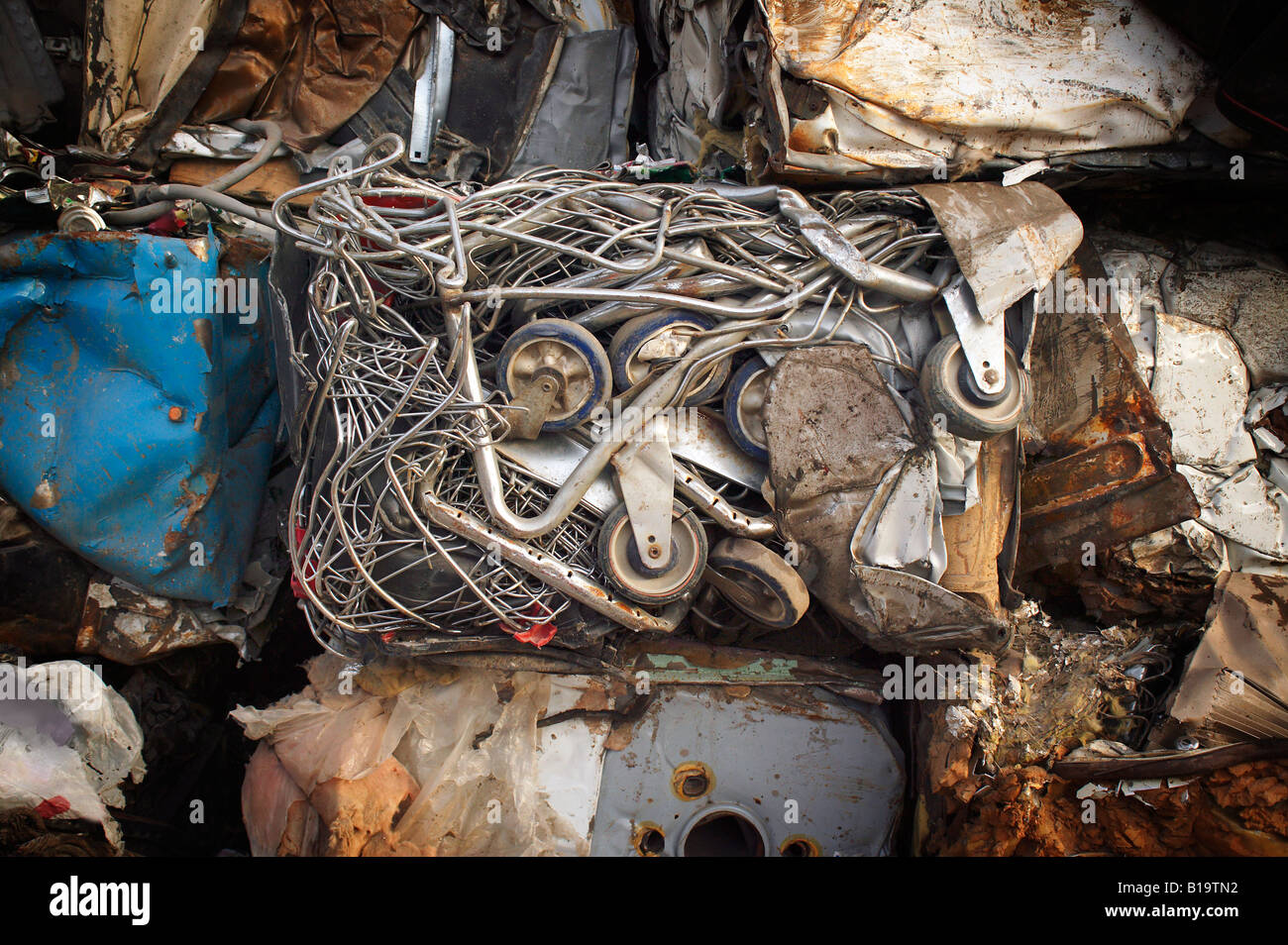 Scrapmetal hi-res stock photography and images - Alamy