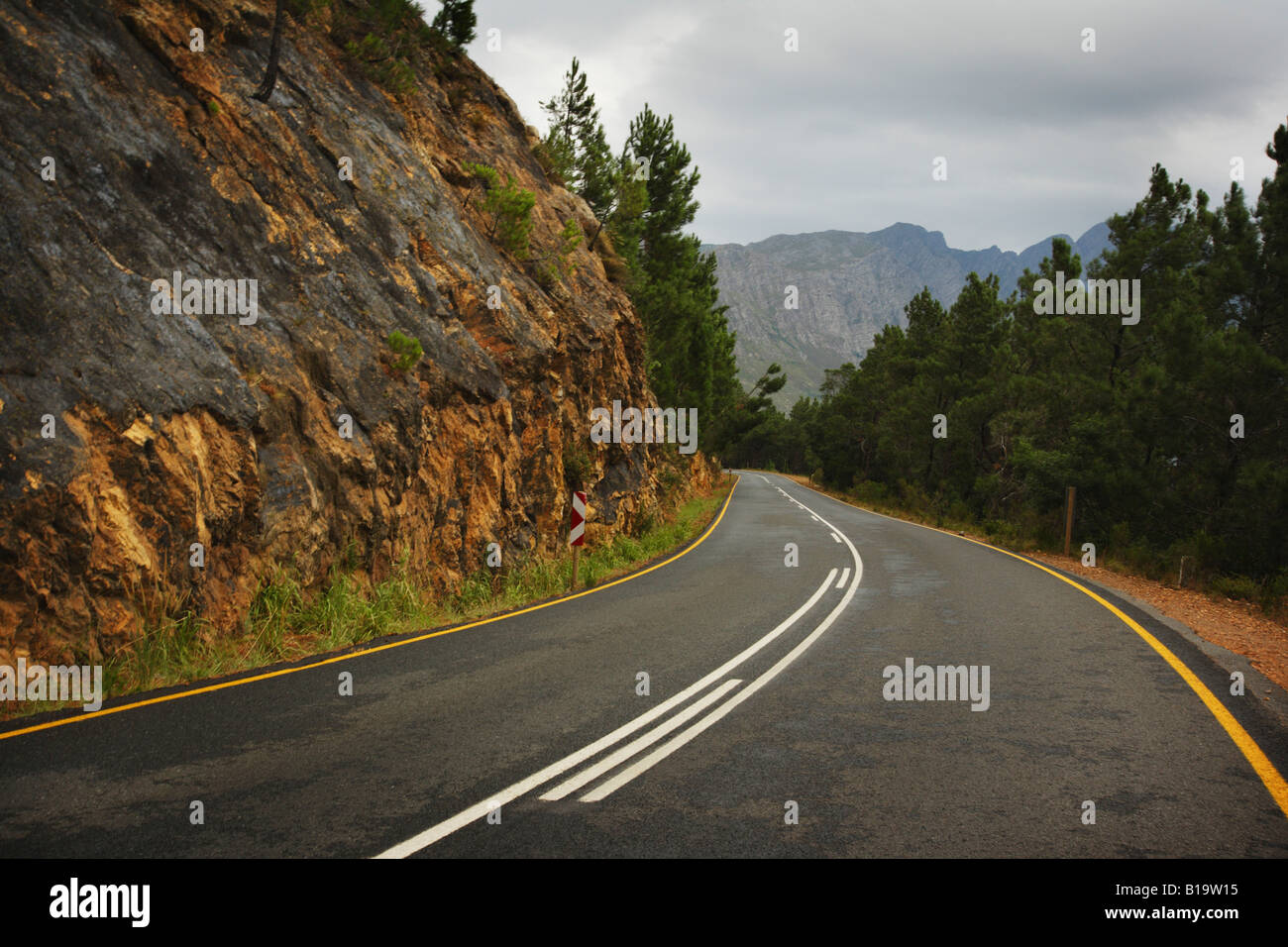 Two lane road hi-res stock photography and images - Alamy