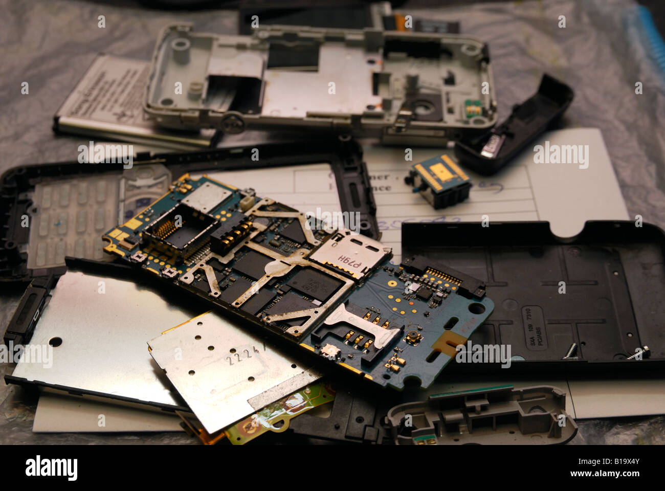Mobile phones stripped for spare parts Stock Photo - Alamy