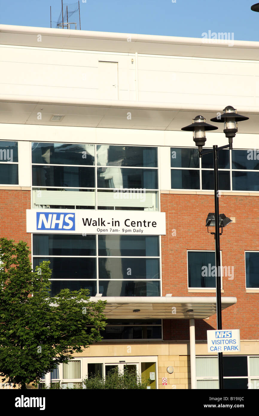 NHS Walk In Centre in a U.K. city Stock Photo - Alamy
