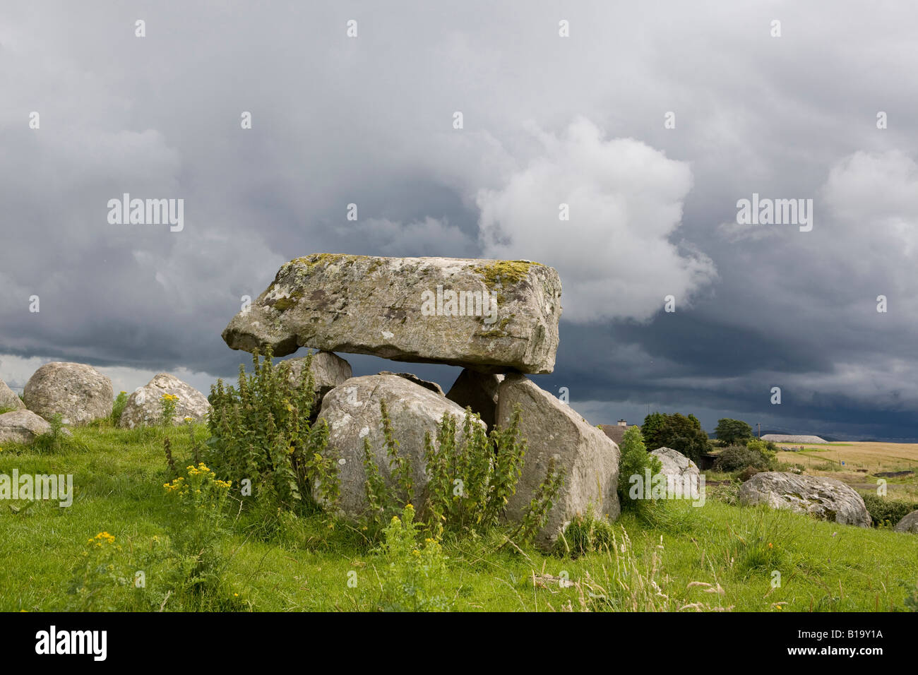 Megalithic monuments ireland hi-res stock photography and images - Alamy