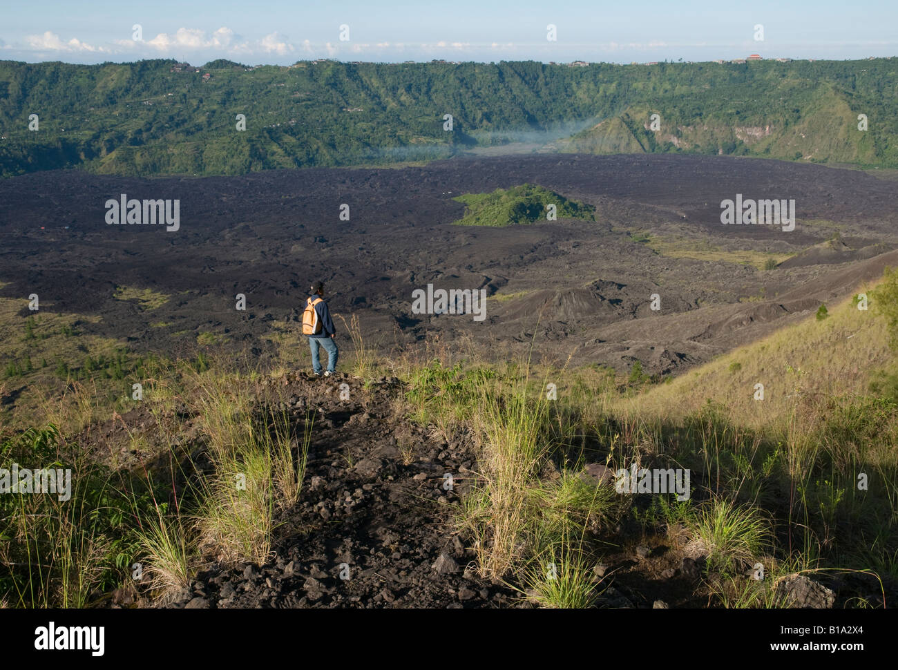 Volcano flow lava hi-res stock photography and images - Alamy