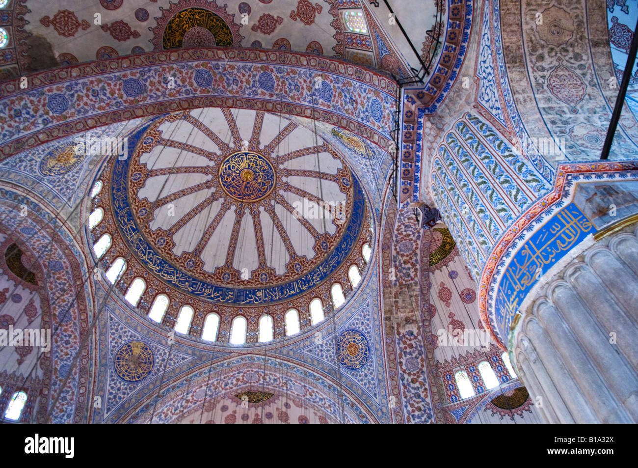 Inside blue mosque sultan hi-res stock photography and images - Alamy
