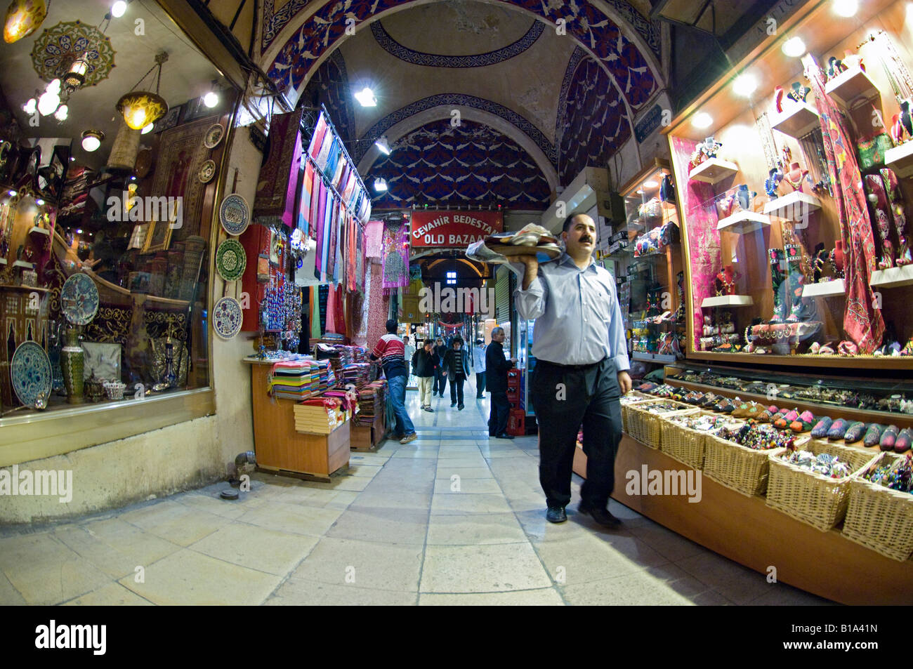 Entrance to the Old Bazaar. Istanbul, Turkey Stock Photo - Alamy