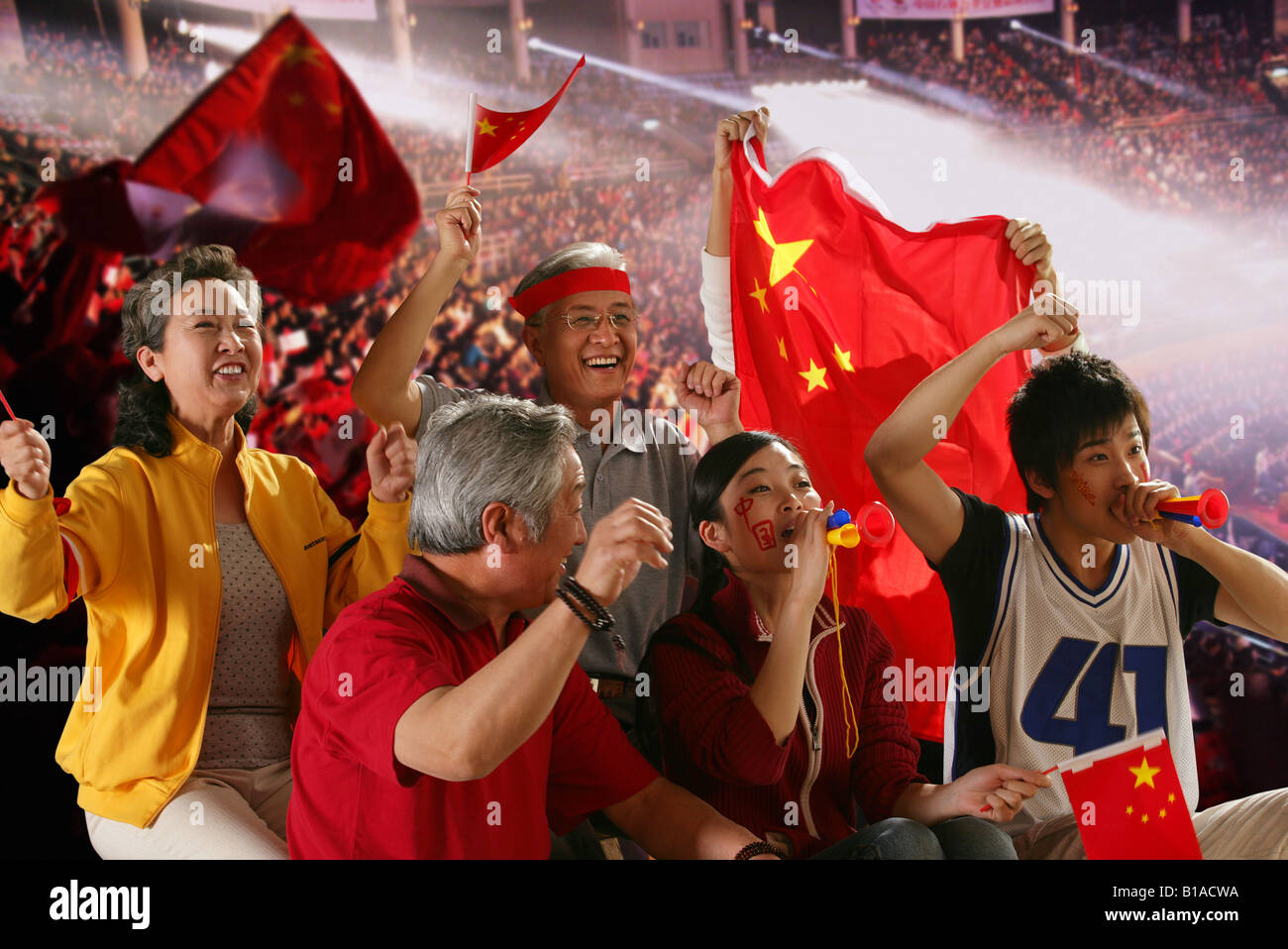 crowd cheering in stadium Stock Photo - Alamy