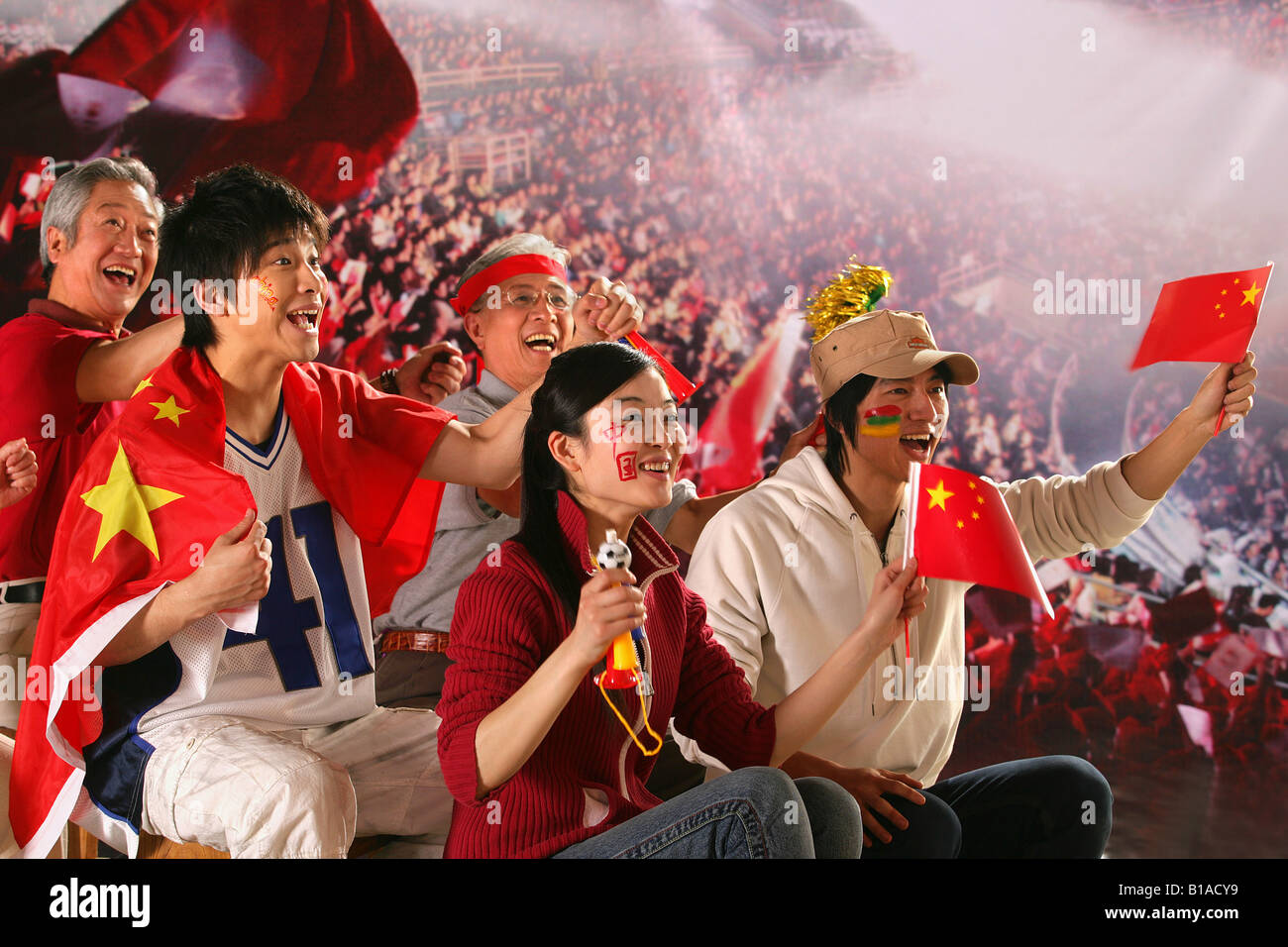 crowd cheering in stadium Stock Photo - Alamy