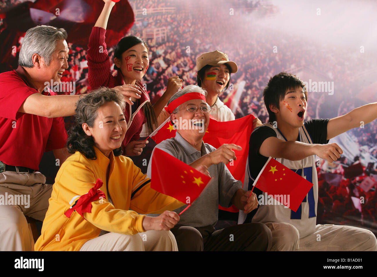 crowd cheering in stadium Stock Photo - Alamy