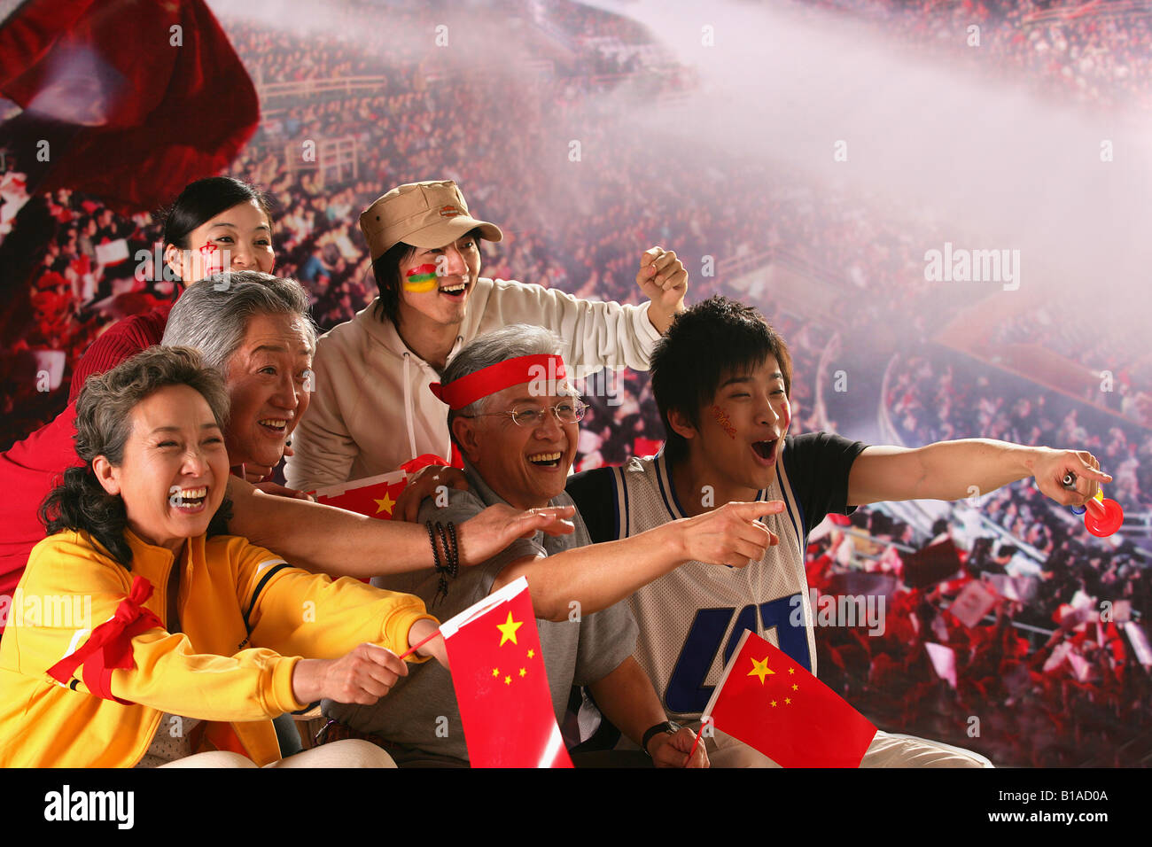 crowd cheering in stadium Stock Photo - Alamy