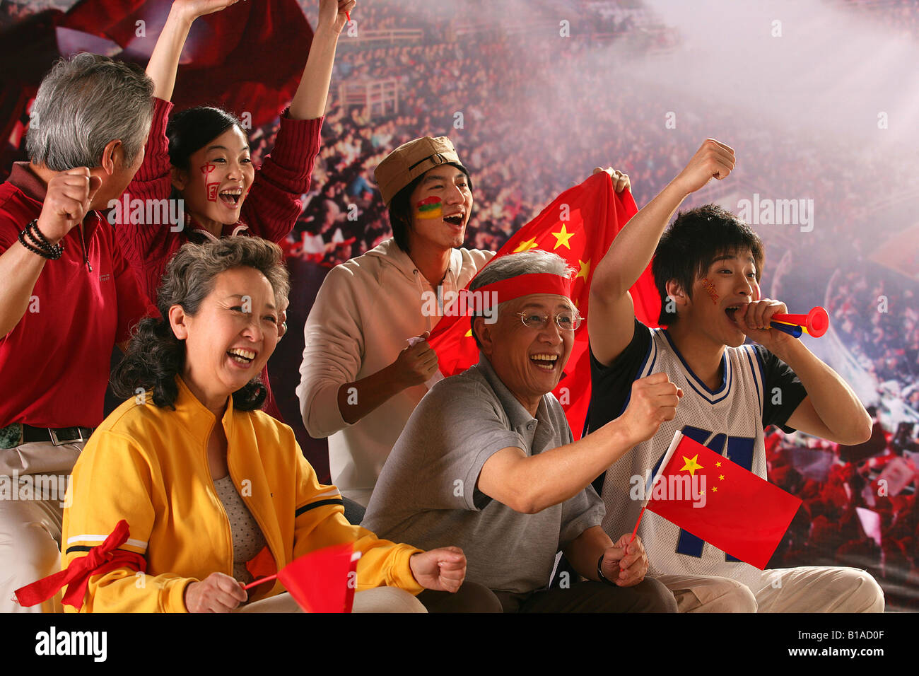 crowd cheering in stadium Stock Photo - Alamy