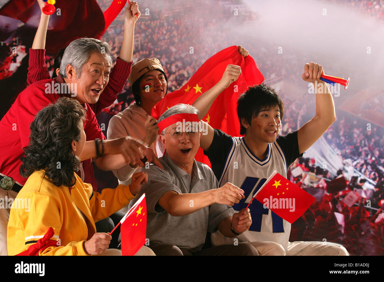 crowd cheering in stadium Stock Photo - Alamy