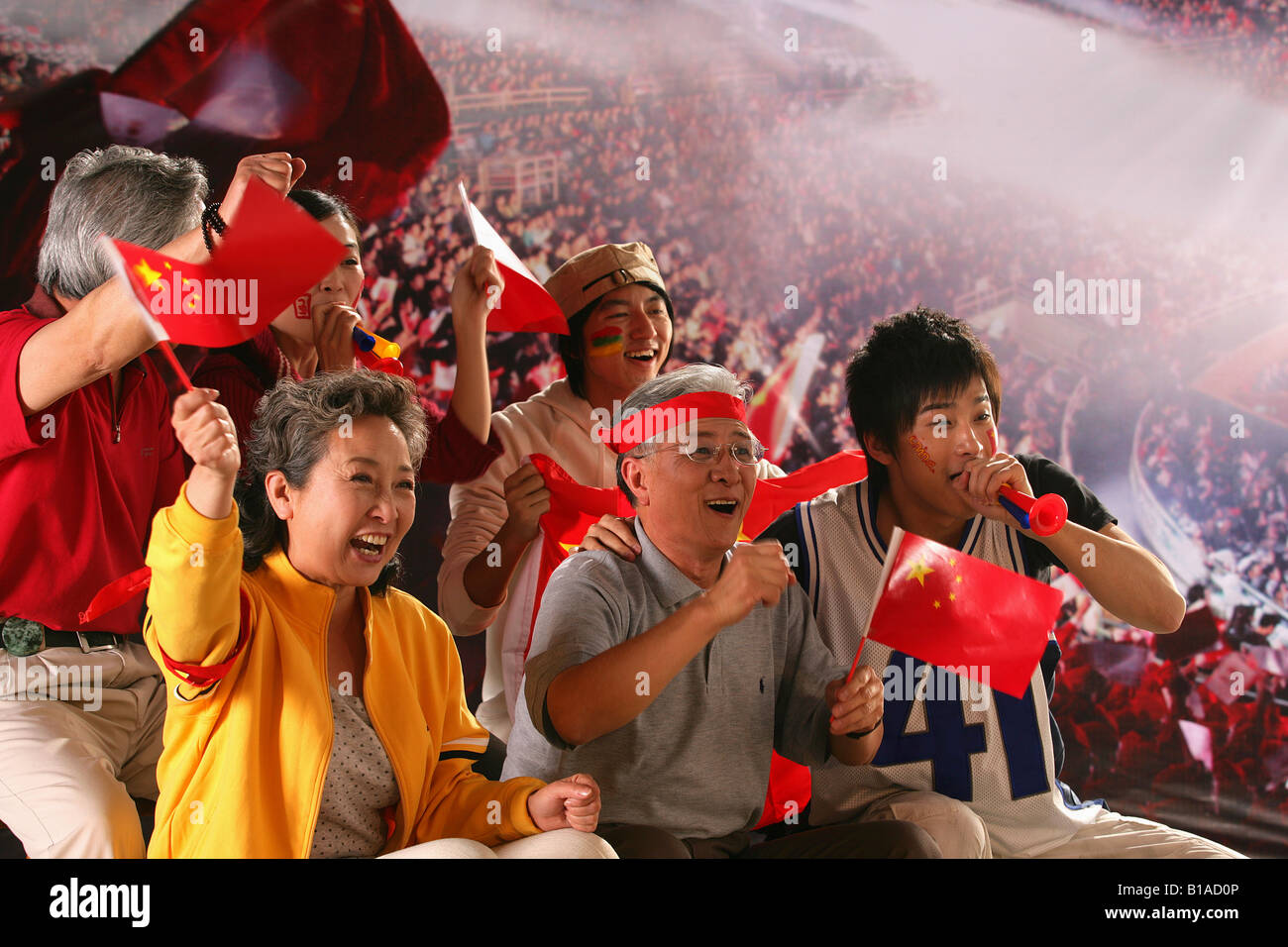 crowd cheering in stadium Stock Photo - Alamy