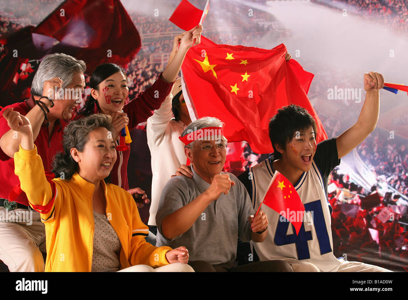 crowd cheering in stadium Stock Photo - Alamy