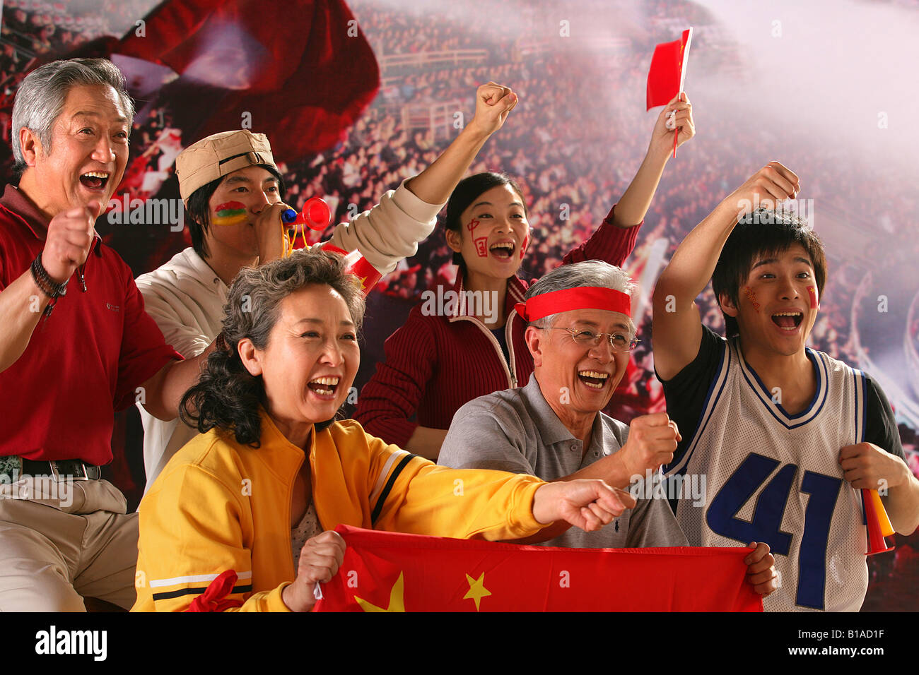 crowd cheering in stadium Stock Photo - Alamy