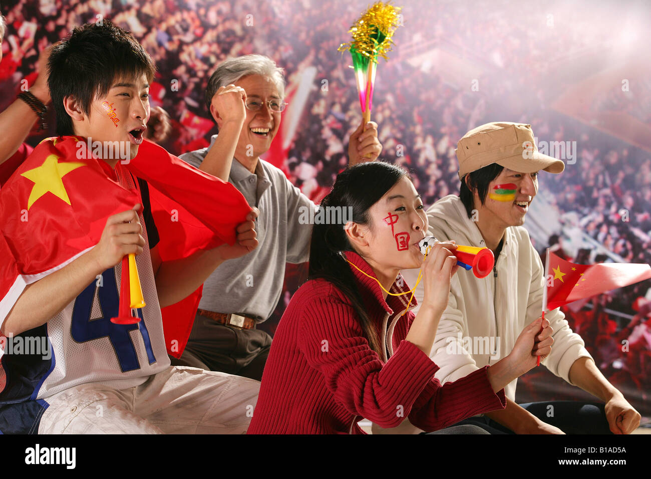 crowd cheering in stadium Stock Photo - Alamy