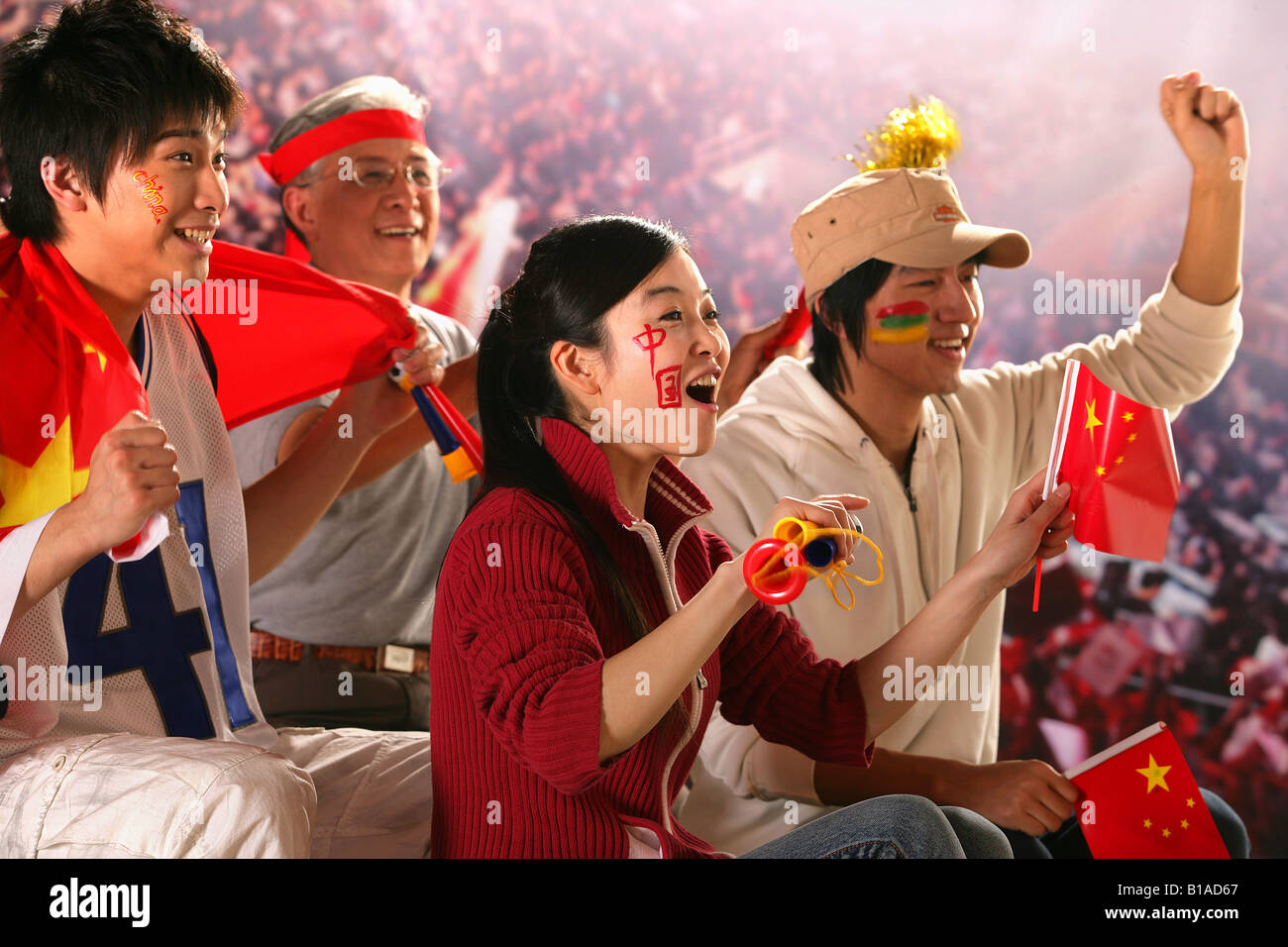 crowd cheering in stadium Stock Photo - Alamy