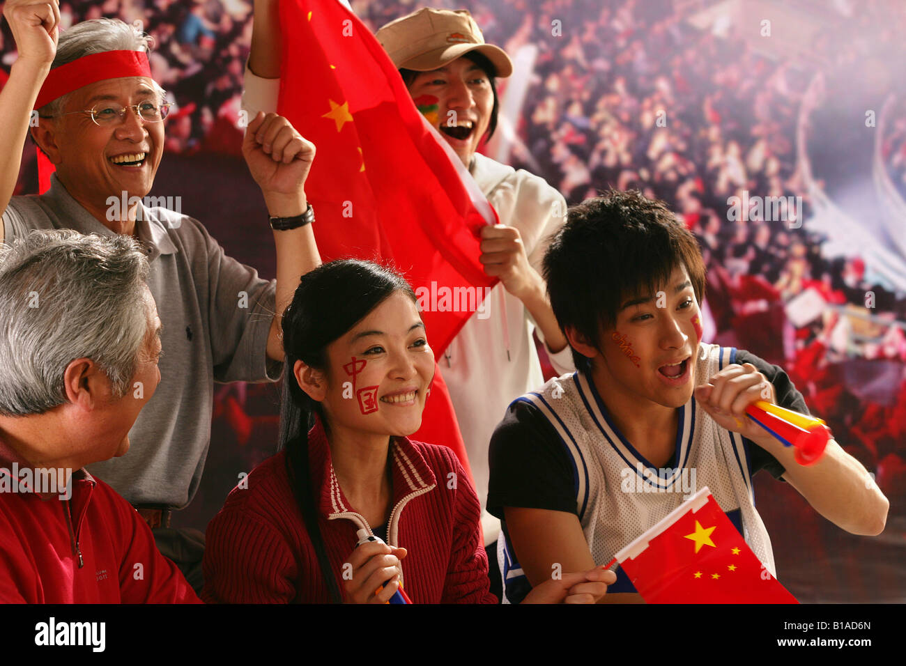 crowd cheering in stadium Stock Photo - Alamy