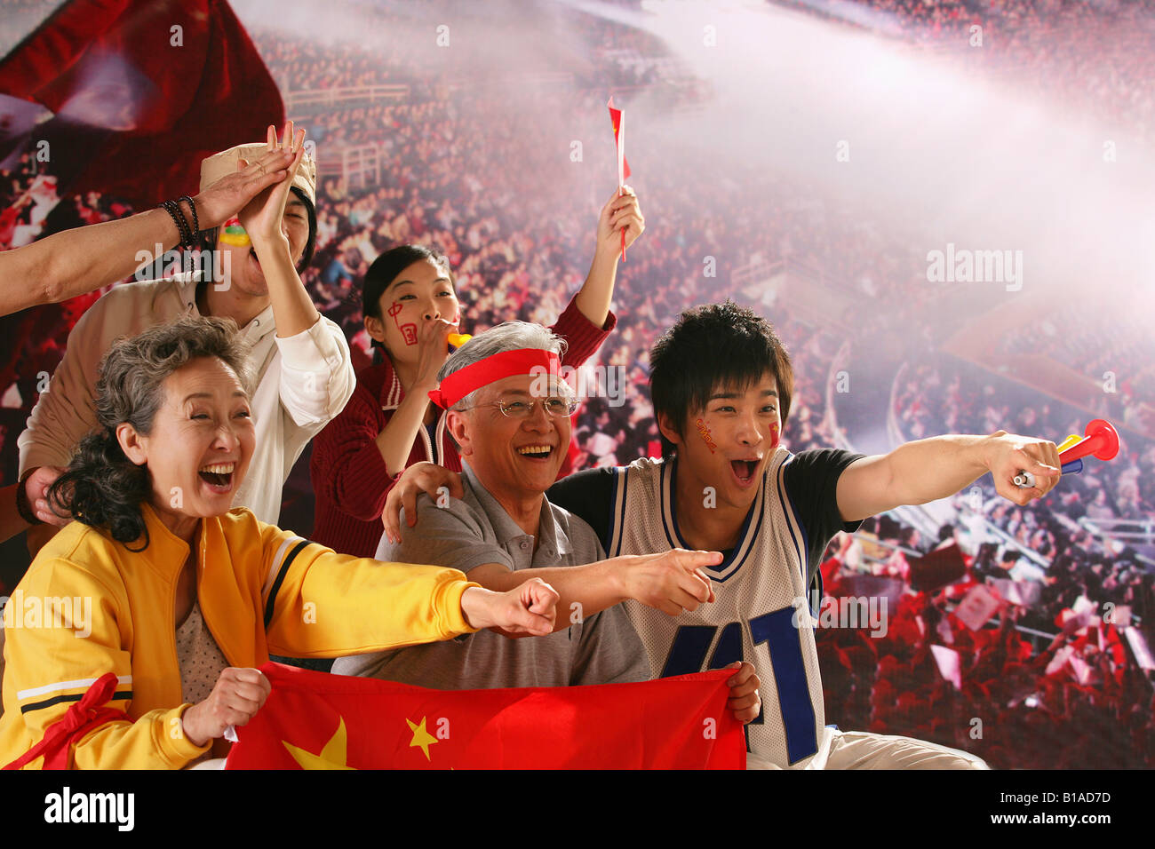 crowd cheering in stadium Stock Photo - Alamy