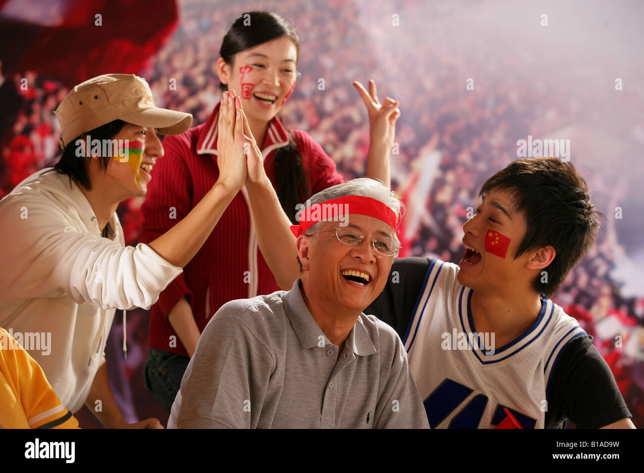 crowd cheering in stadium Stock Photo - Alamy