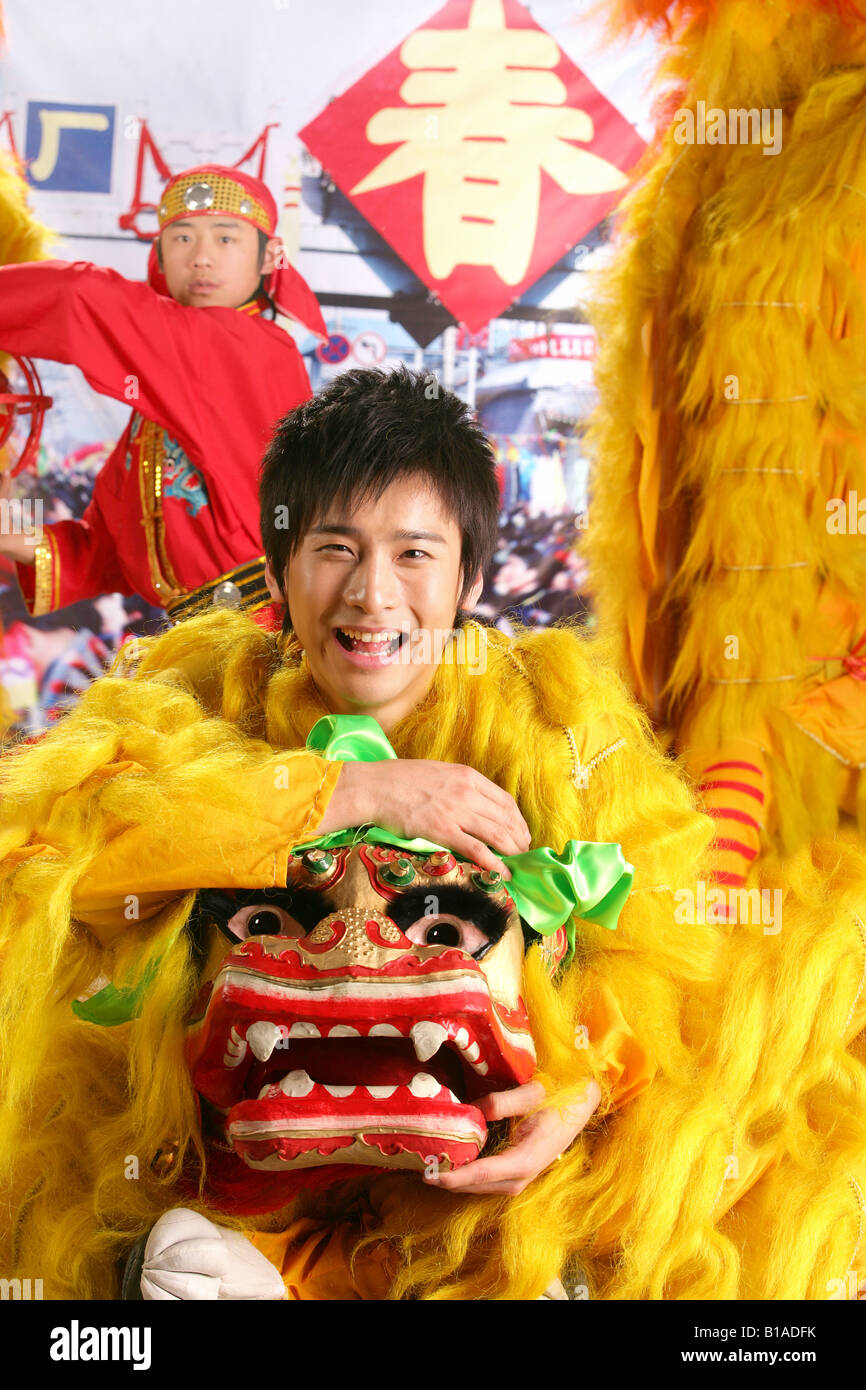 Two dancing chinese boys hi-res stock photography and images - Alamy