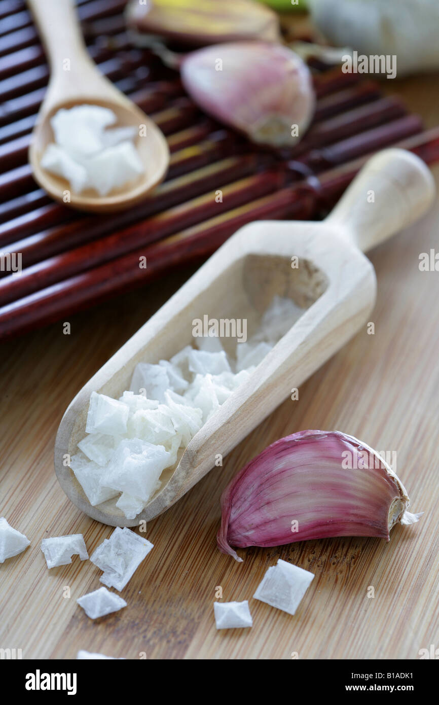 Garlic sea salt flakes (vertical Stock Photo - Alamy