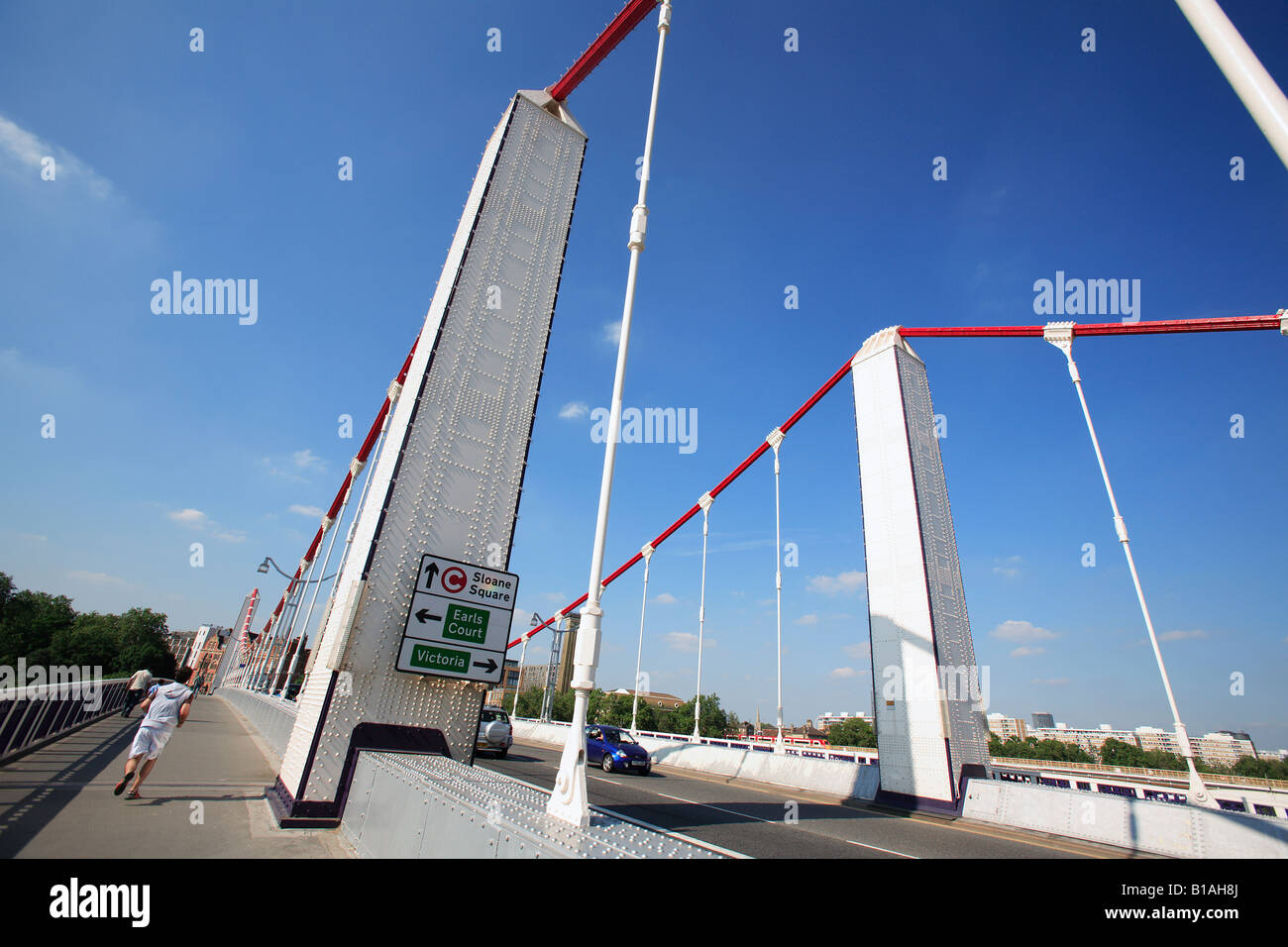 Chelsea suspension bridge hi-res stock photography and images - Alamy
