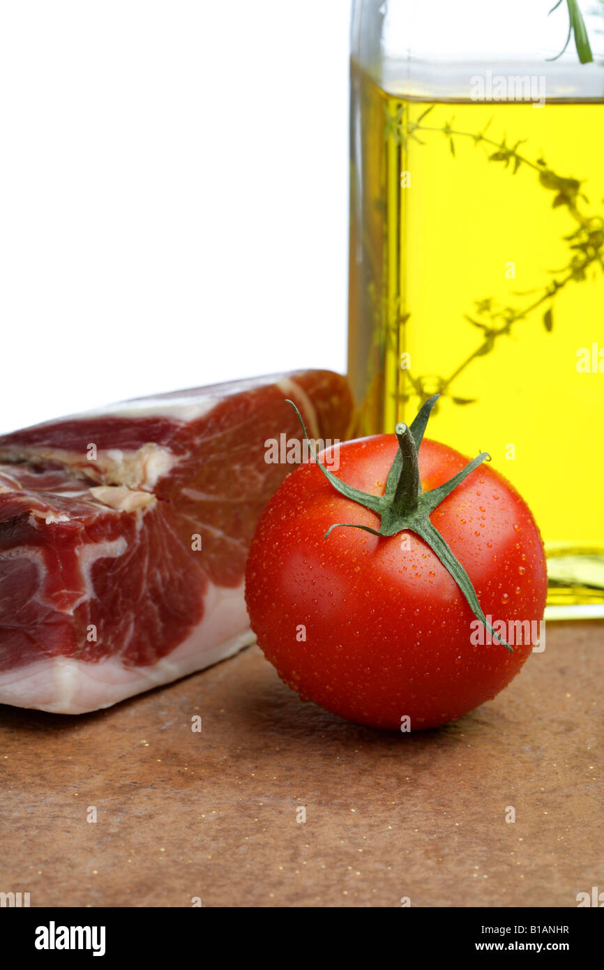 Olive oil, tomato and serrano Spanish ham (detail Stock Photo - Alamy