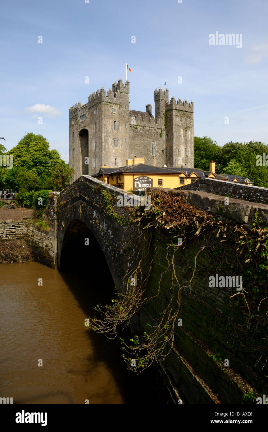 Bunratty castle hi-res stock photography and images - Alamy