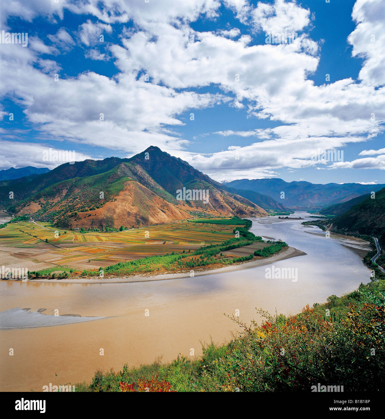 high angle view of turning of Yangtze River,Yunnan,China Stock Photo ...
