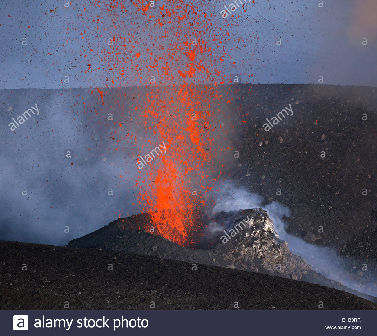 Volcano Erupting Lava Stock Photos & Volcano Erupting Lava Stock Images ...