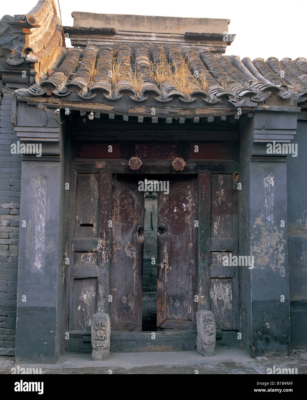 Door of civilian house in hutong hi-res stock photography and images ...