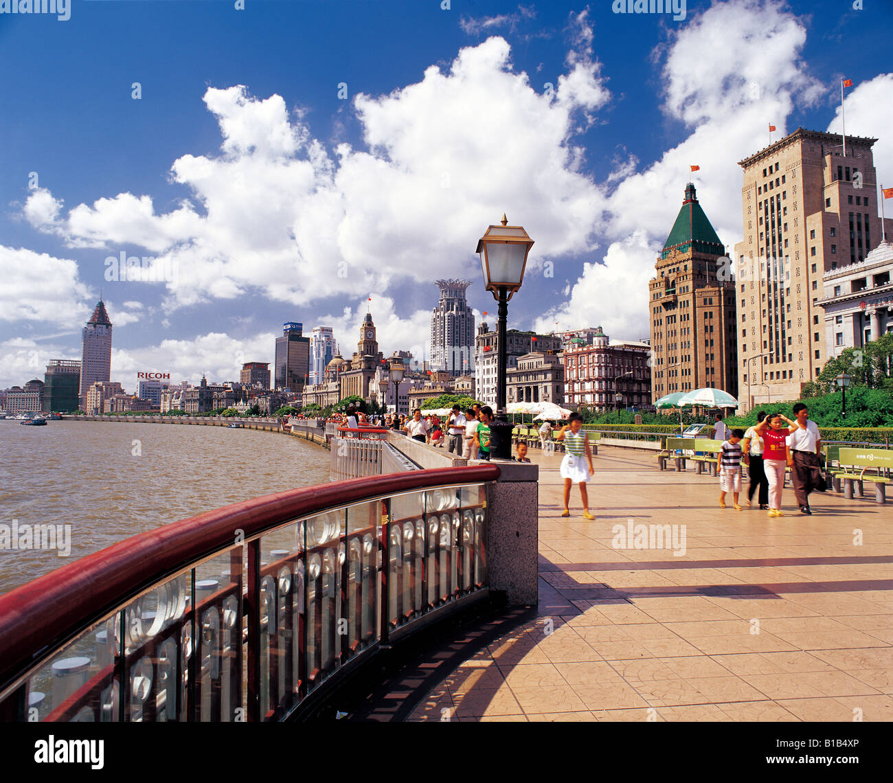 Shanghai the bund sunshine hi-res stock photography and images - Alamy