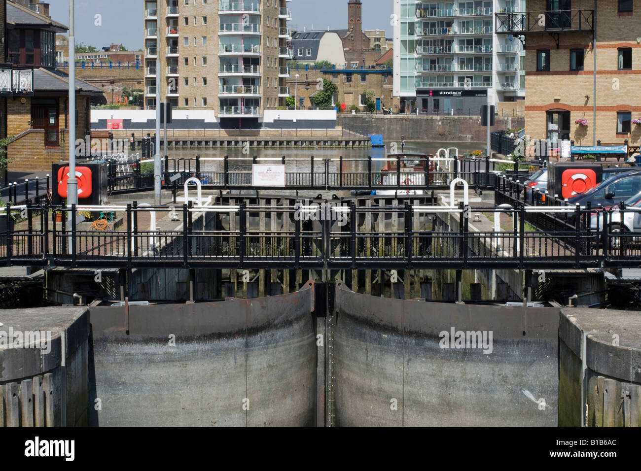 Naval lock hi-res stock photography and images - Alamy