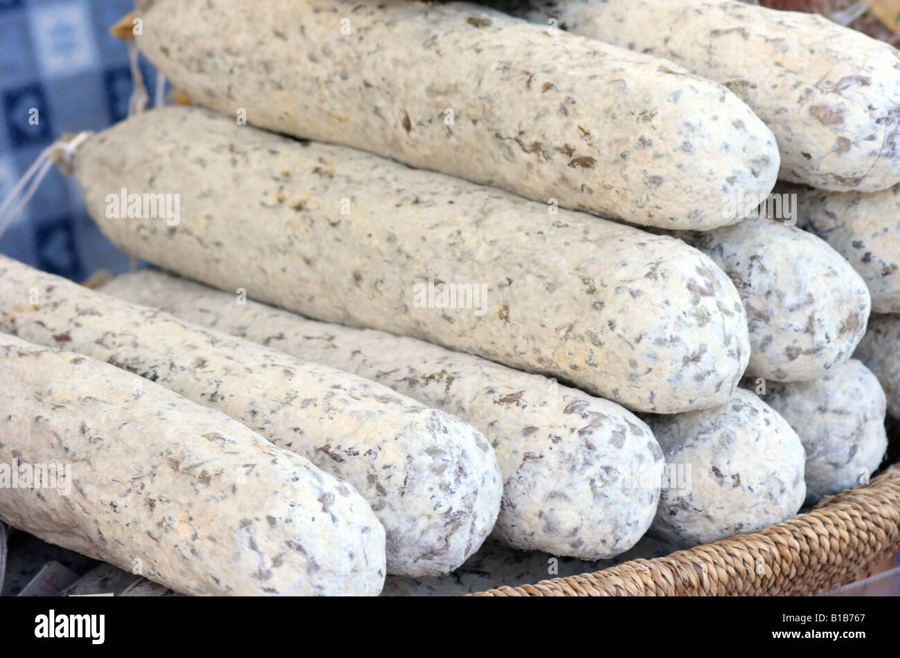 Salami wurst hi-res stock photography and images - Alamy