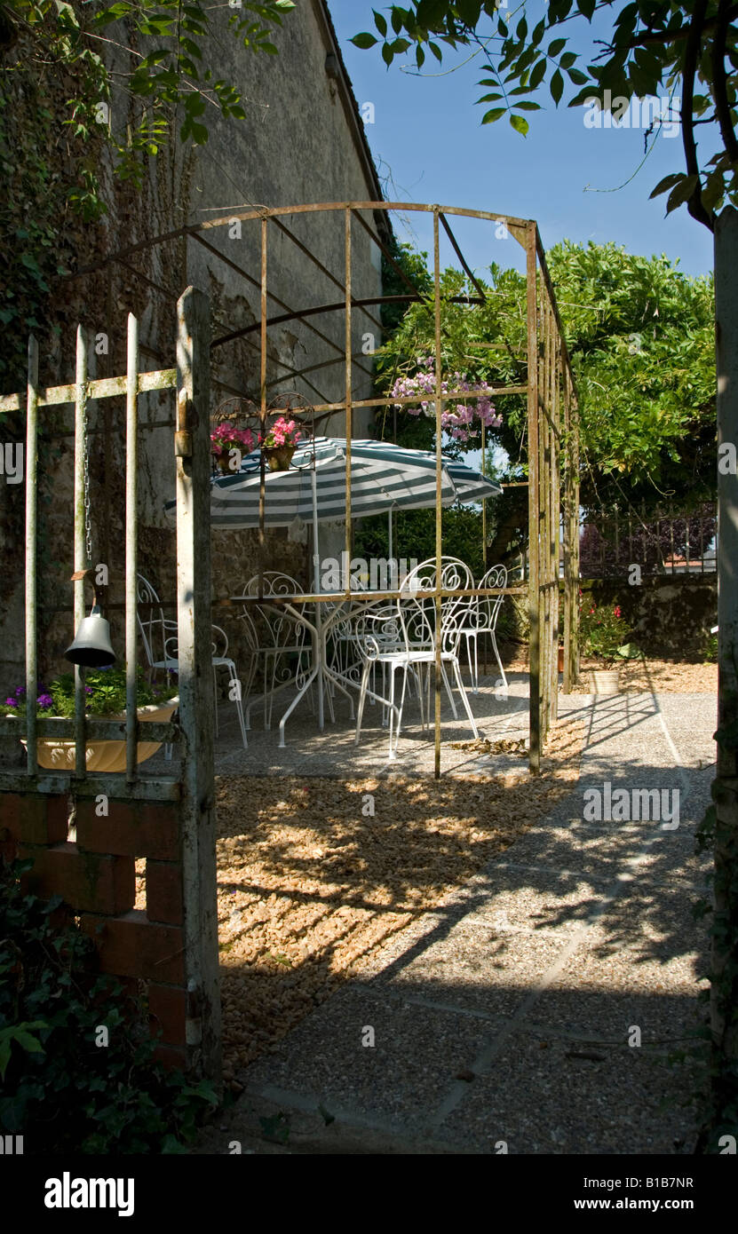 French cafe terrace hi-res stock photography and images - Alamy