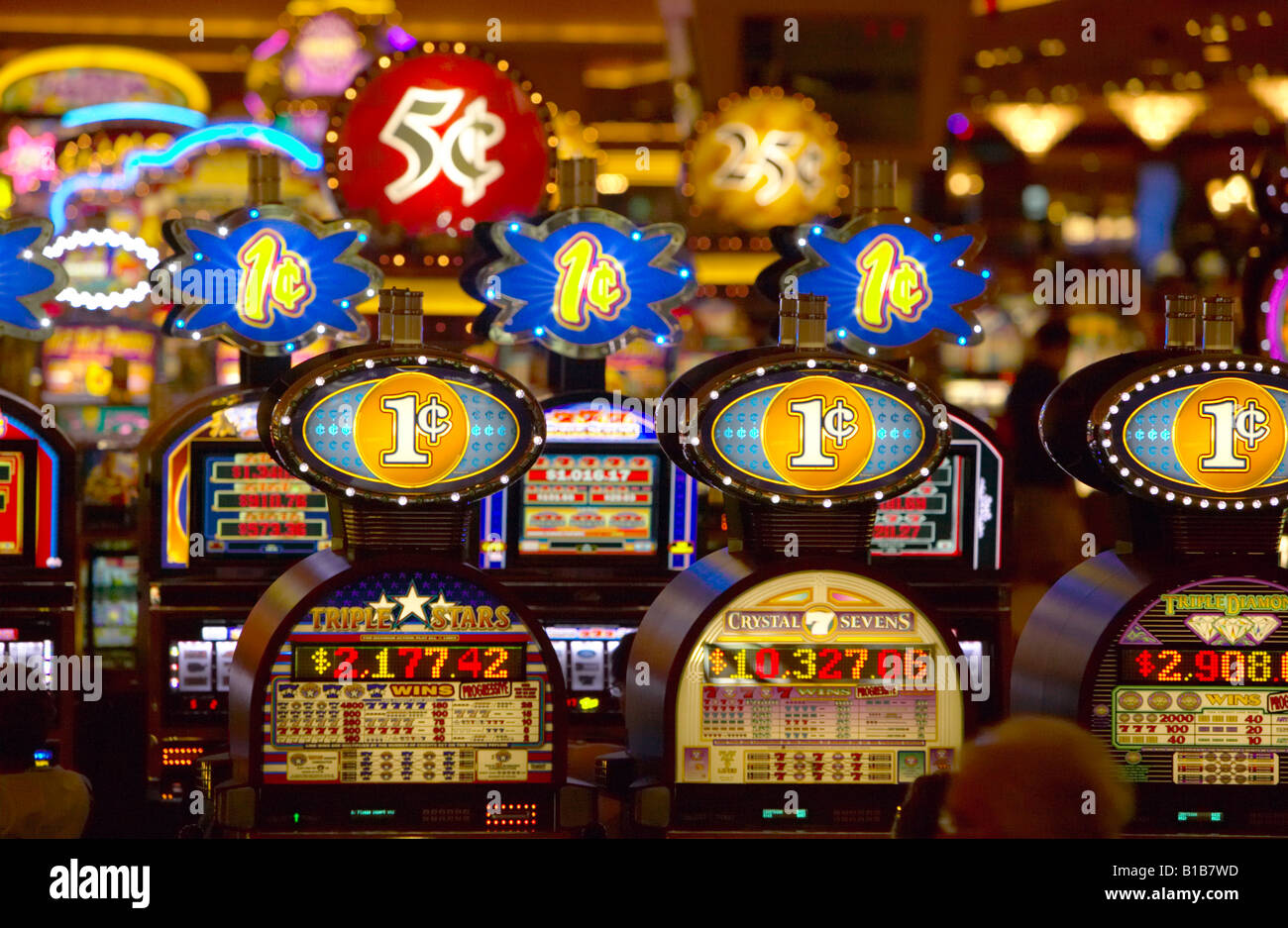 Slot machine row hi-res stock photography and images - Alamy
