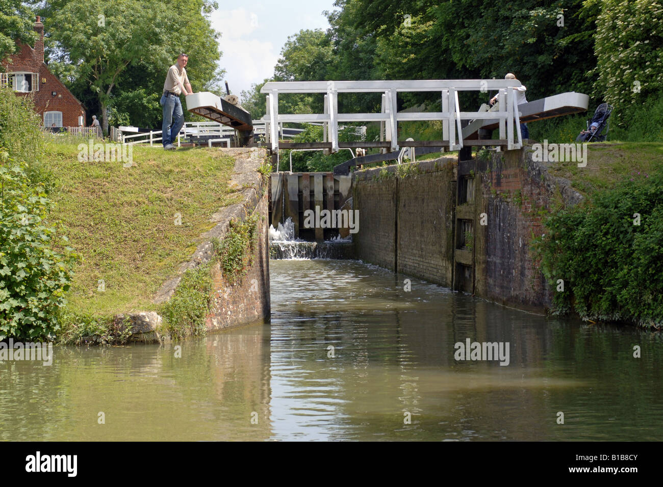 Canal lock on the kennet Avon canal at Devizes in Wiltshire Stock Photo ...