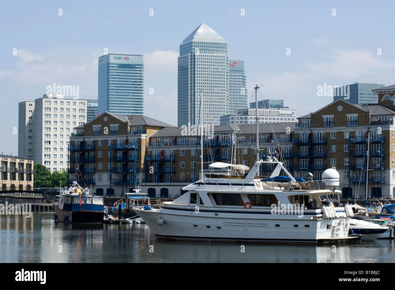 barge boating builder canal canary wharf greenwich lock naval collage ...