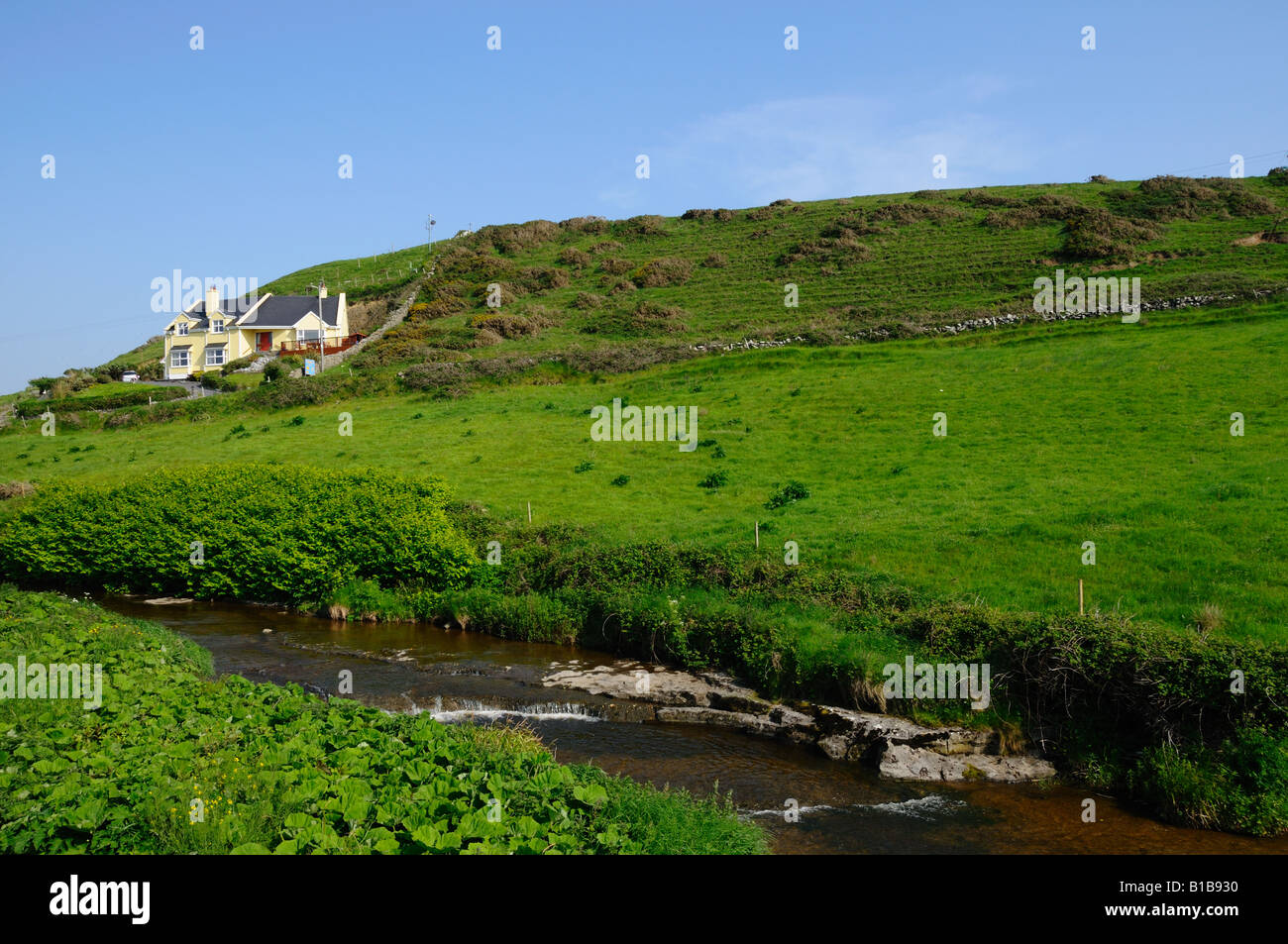 Sunny ireland hi-res stock photography and images - Alamy
