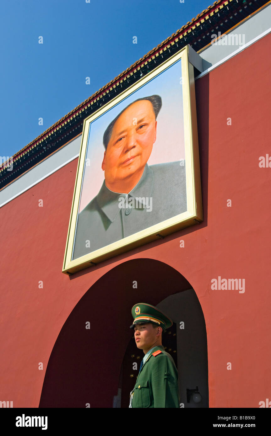 Portrait of Chairman Mao Zedong on the Tiananmen "Gate of Heavenly ...