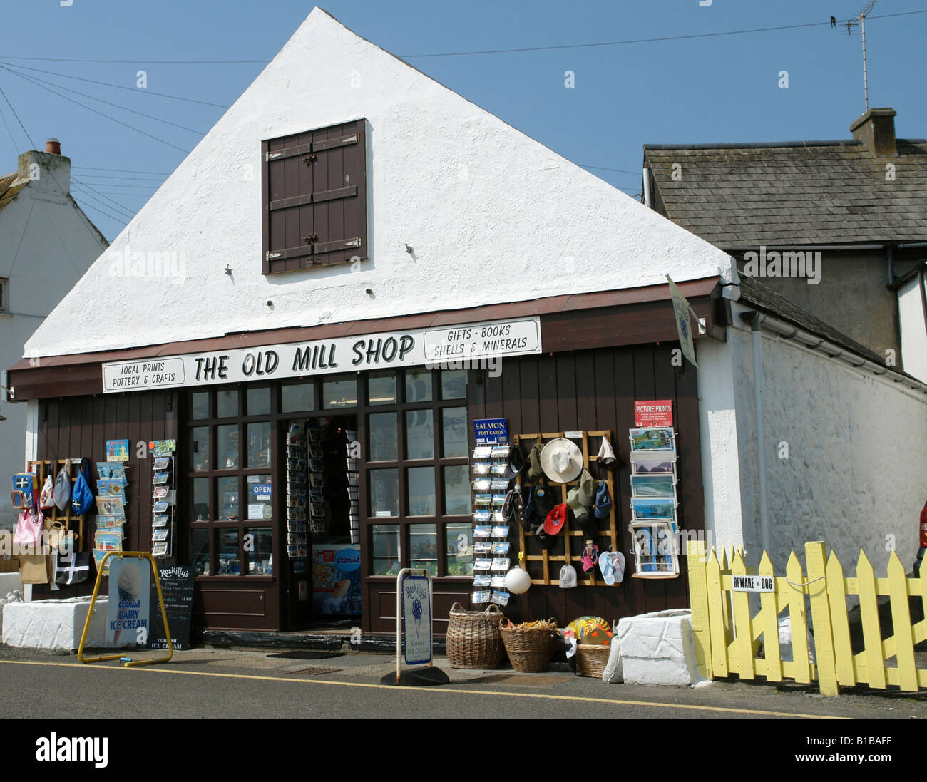 Coverack Cornwall England GB UK 2008 Stock Photo - Alamy