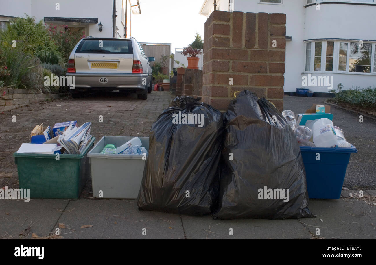 Separated garbage bins hi-res stock photography and images - Alamy