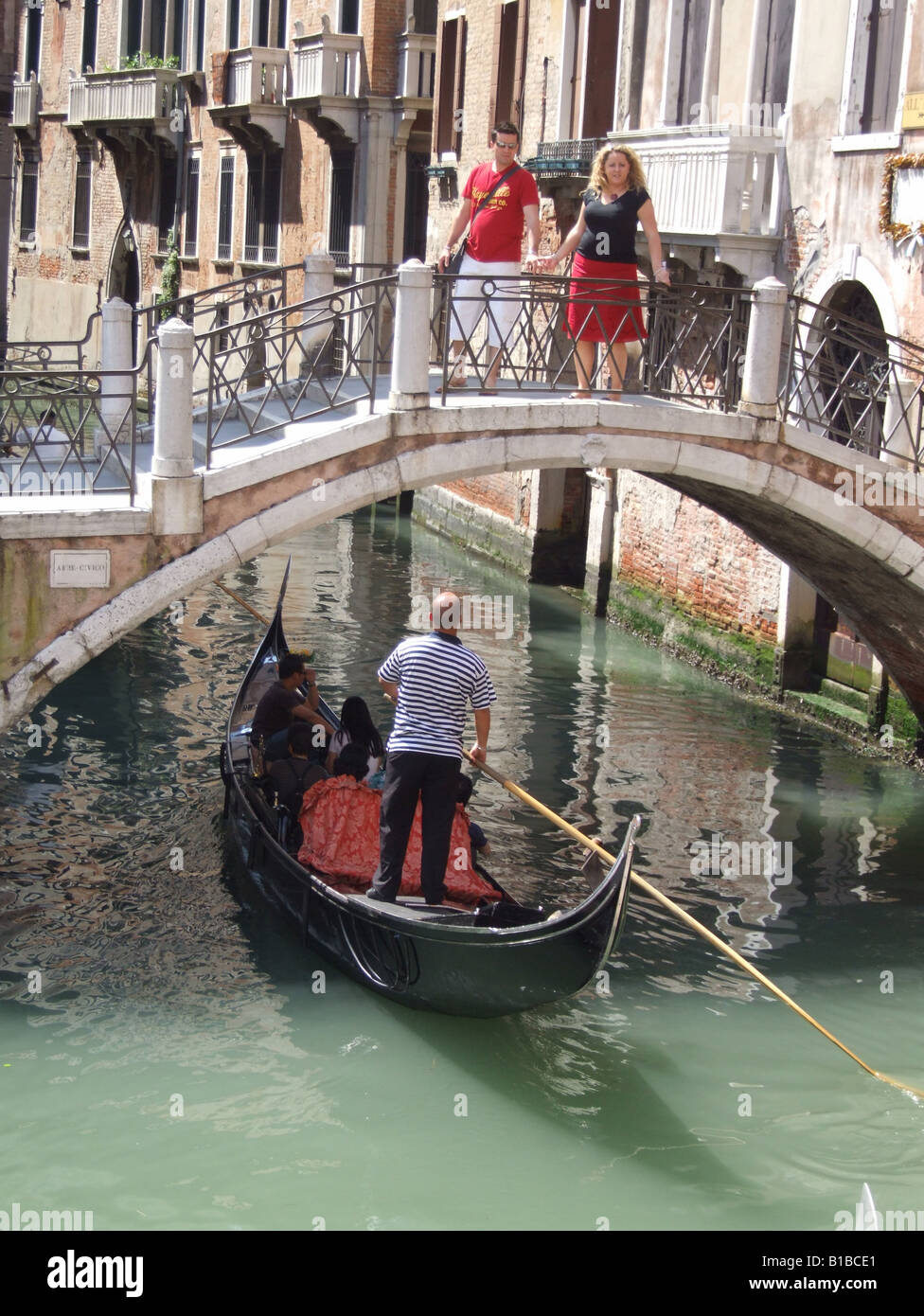 gondolier in venice italy Stock Photo - Alamy