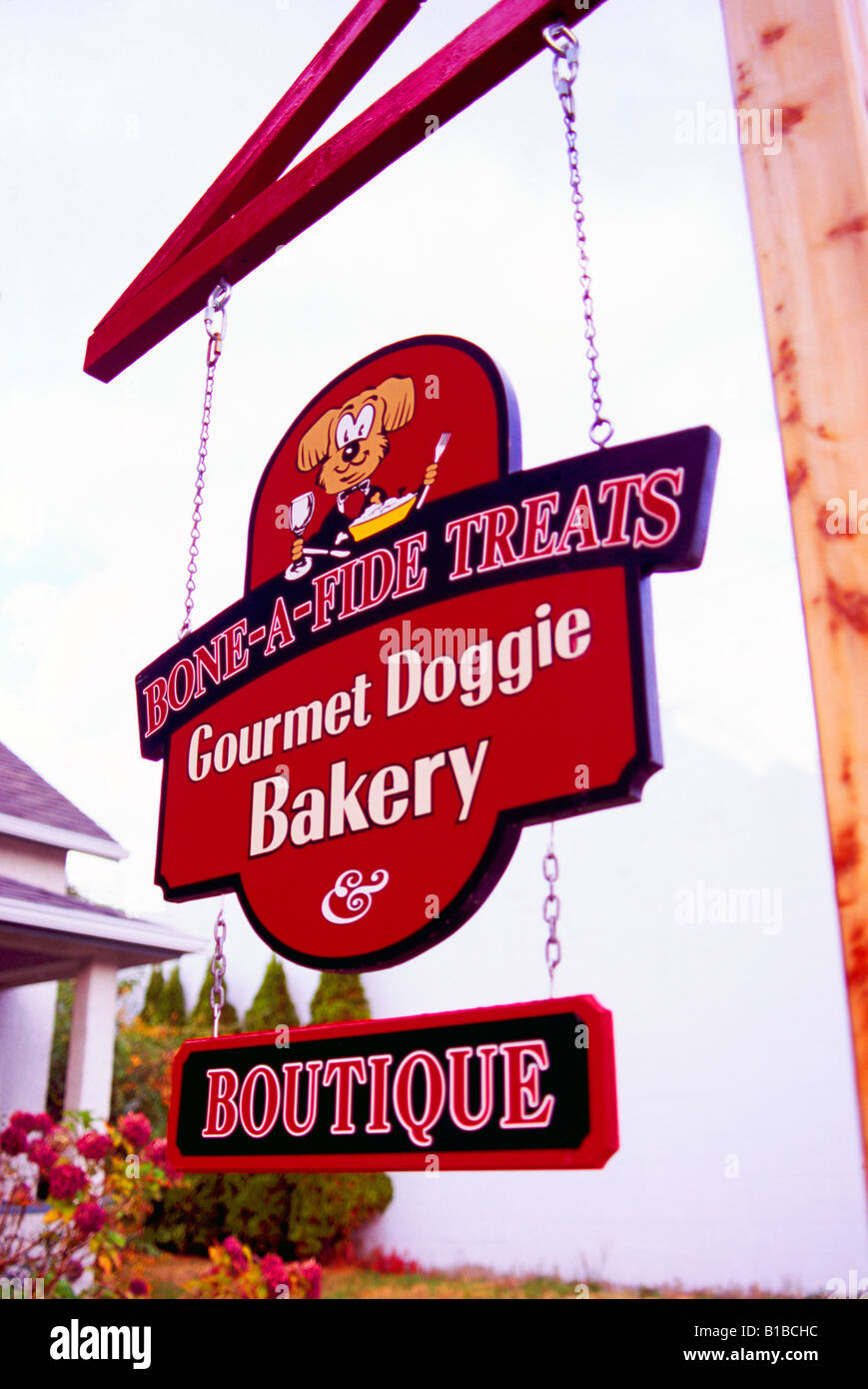 Black dog for signage hi-res stock photography and images - Alamy