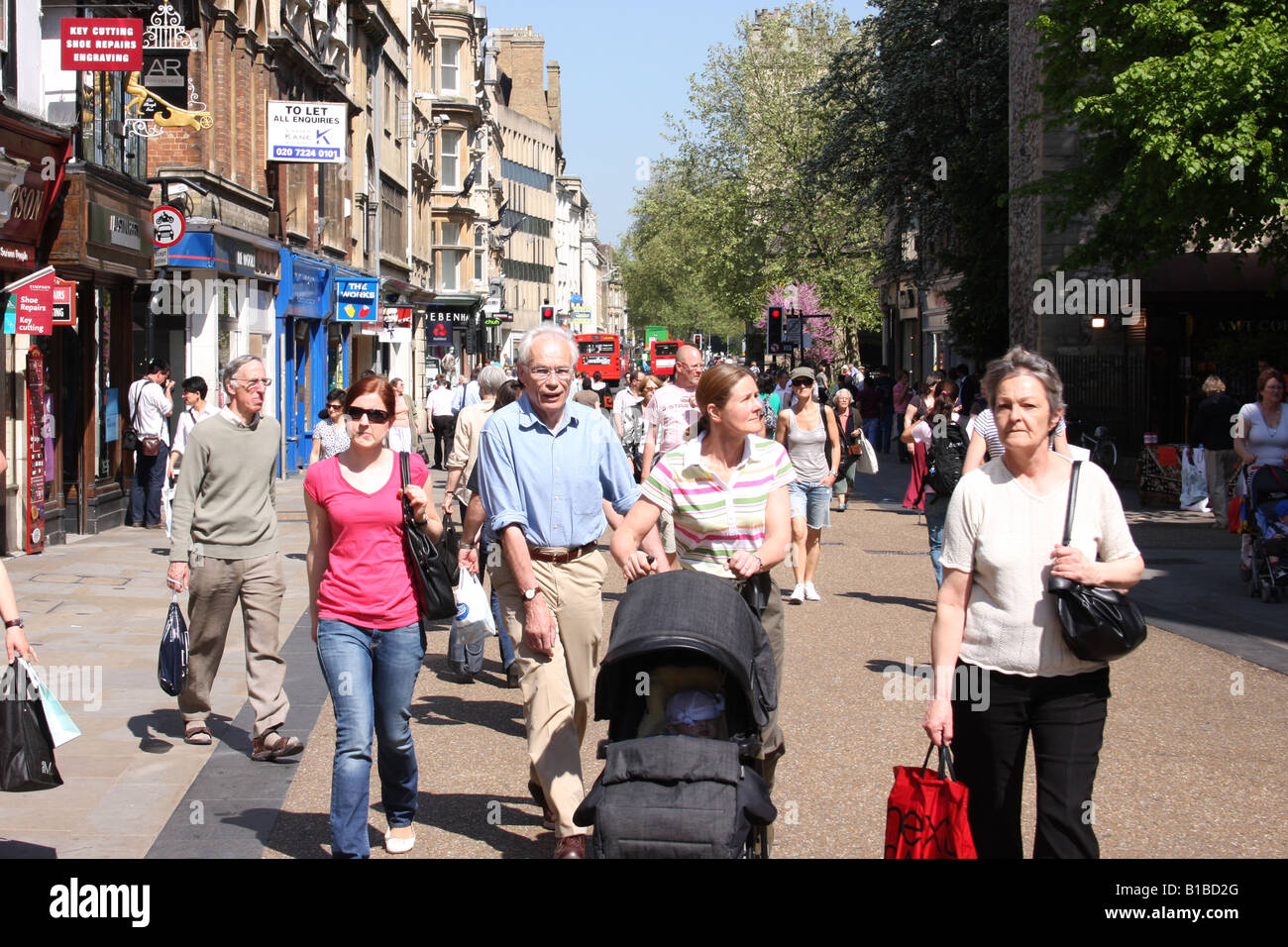 Busy high street uk shops hi-res stock photography and images - Alamy